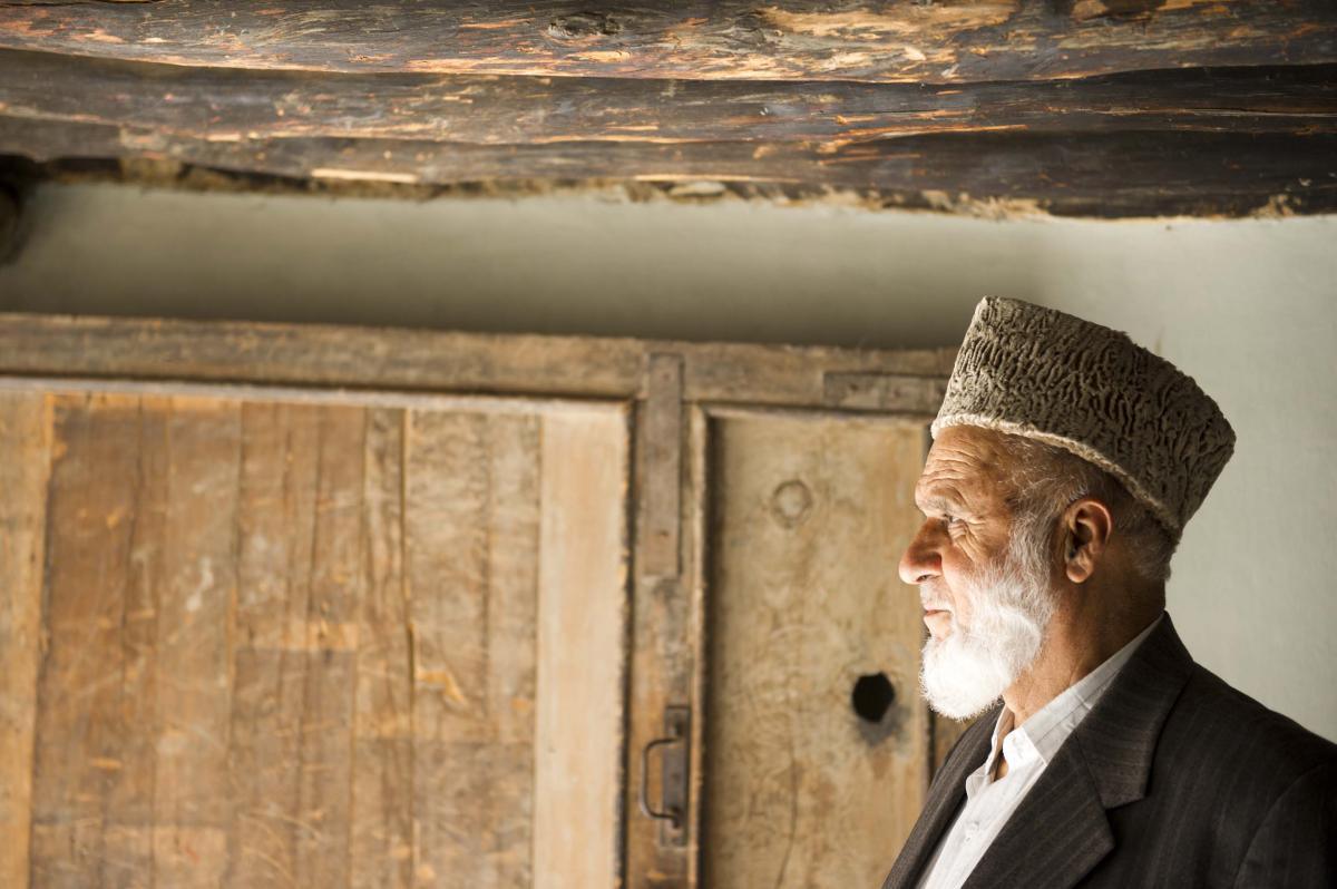 Want to help Afghanistan? The case for buying over donating– ISHKAR